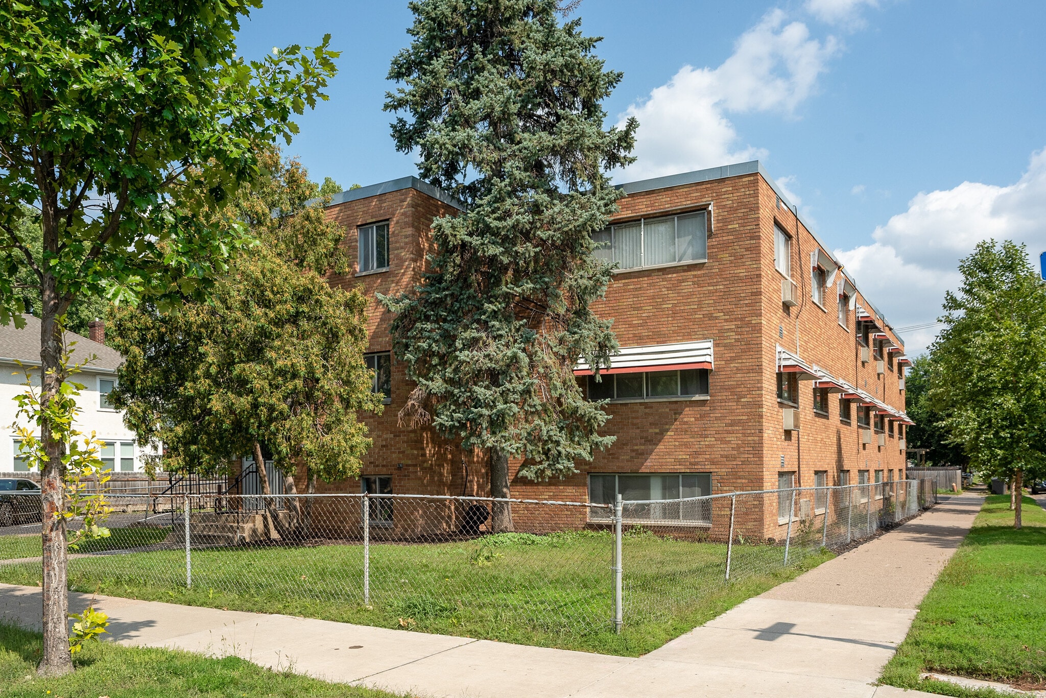 Aster Apartments - 1800 Fremont Ave N Minneapolis, MN 55411 ...