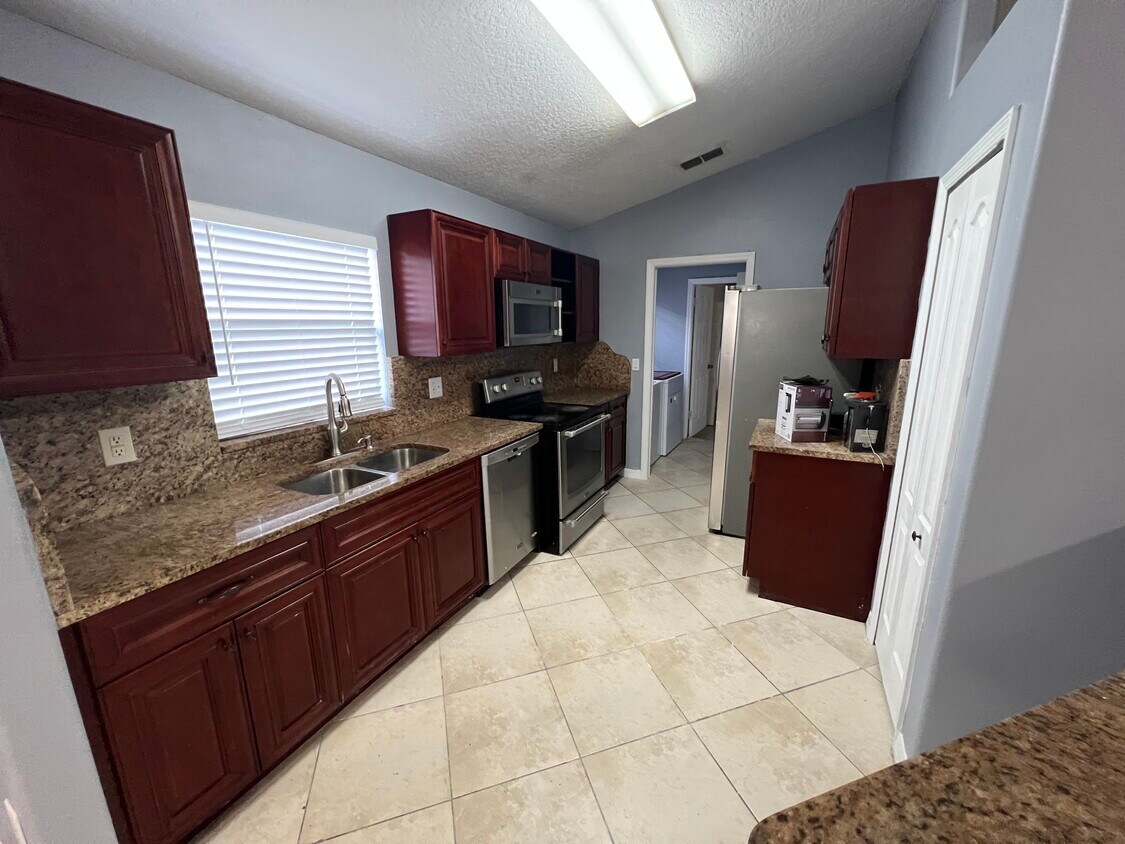 160 Sura Blvd, Orlando, FL 32809 - House Rental in Orlando, FL ...