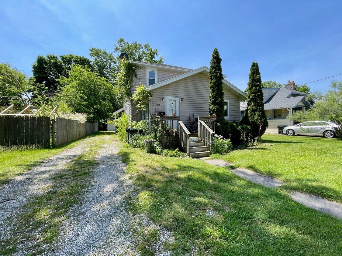 1063 Ireland Ave Unit 2, Muskegon, MI 49441 - Room for Rent in Muskegon ...