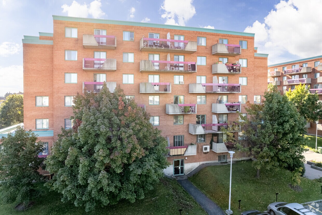 Habitations Gérard-Poitras Apartments - 6680 Boul Couture Montréal, QC ...