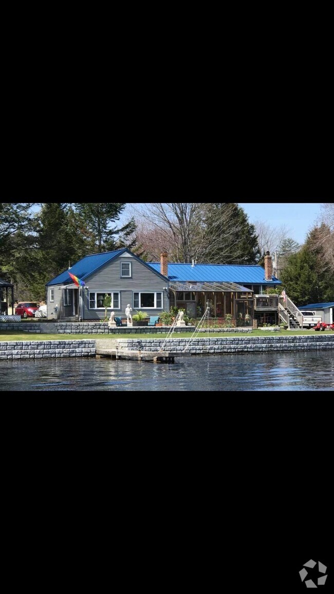 Waterfront Houses for Rent in Northwood - 1 Rentals