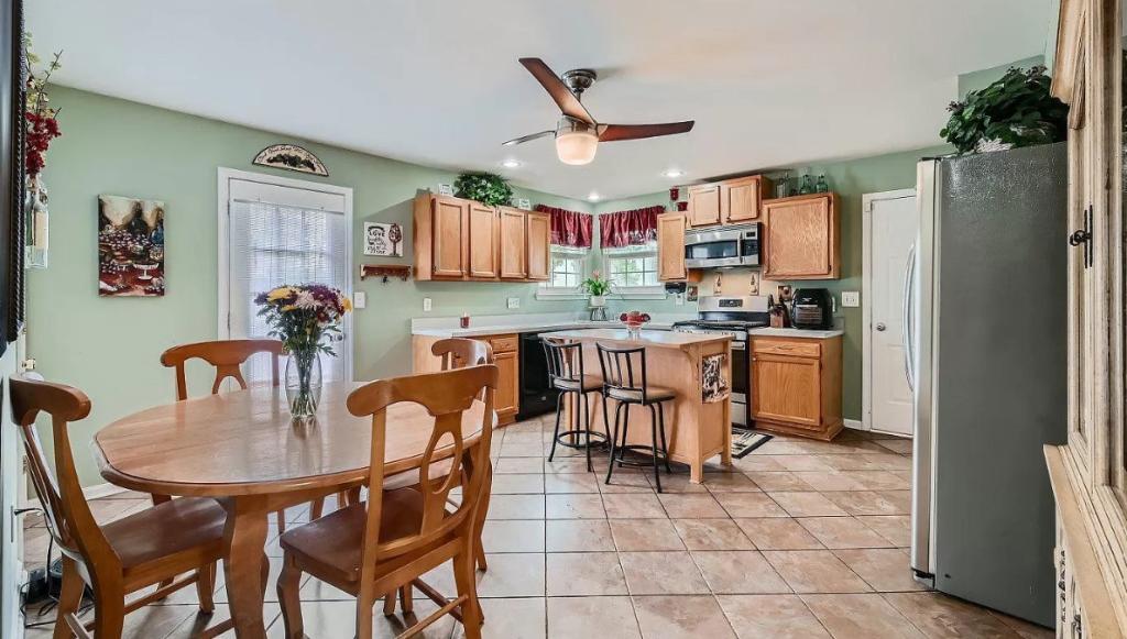 162 Clinton Ave, Clifton, NJ 07011 - House Rental in Clifton, NJ ...