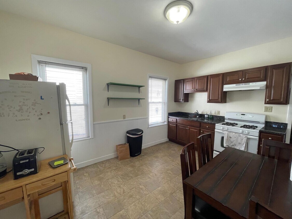 26 Russell Rd Unit 2, Somerville, MA 02144 - 26 Russell Rd Somerville ...