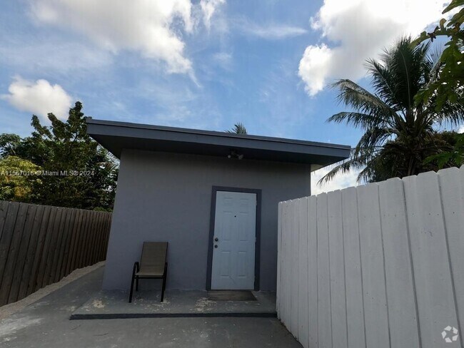 Schenley Park Apartments for Rent with Parking - Miami, FL - 2 Rentals ...