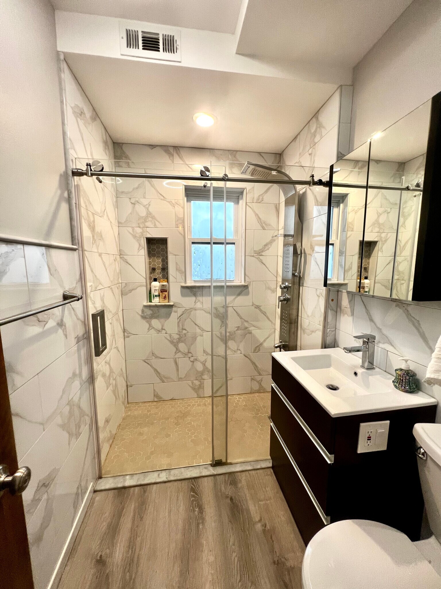 9220 104th St, Richmond Hill, NY 11418 - House Rental in Richmond Hill ...