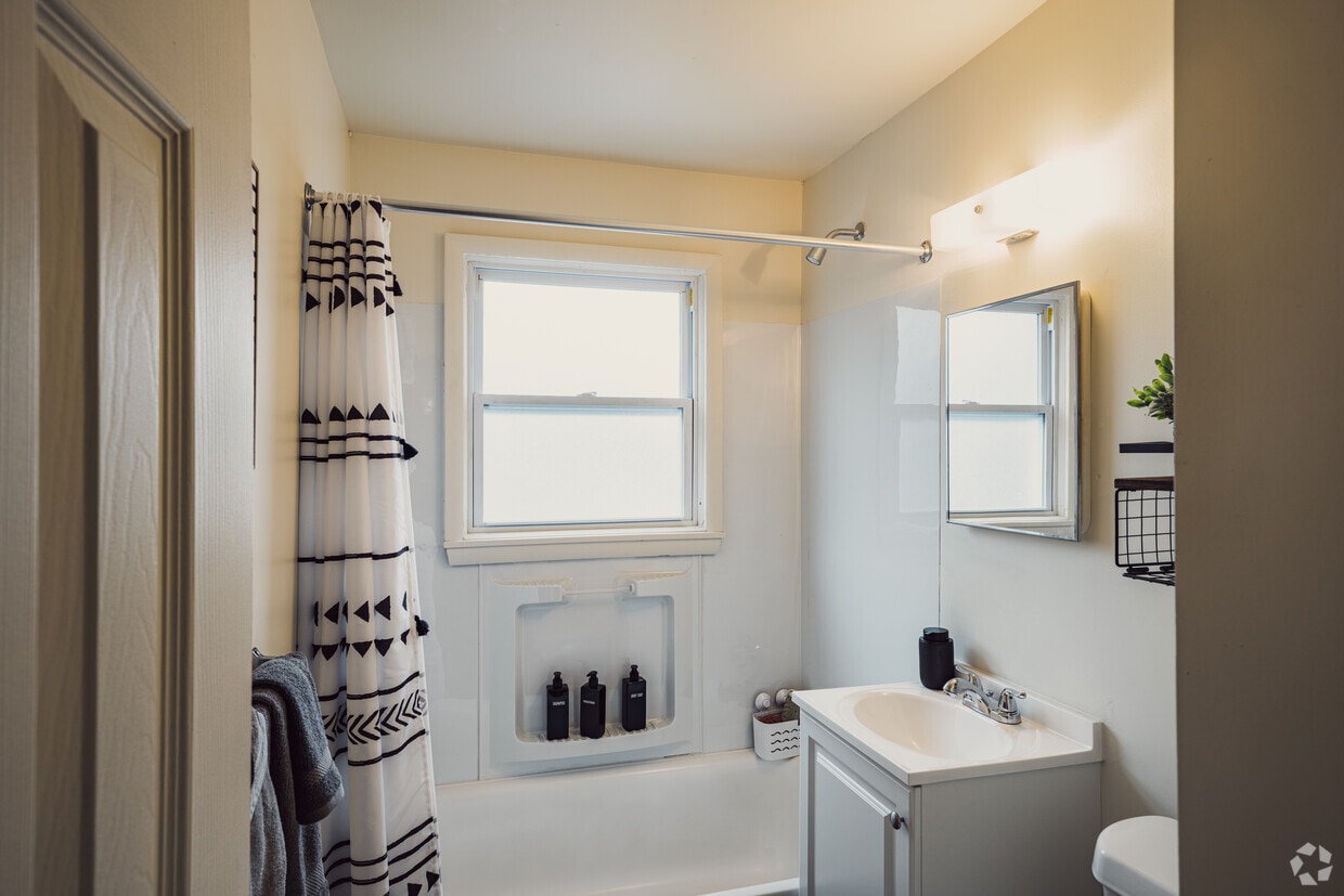 Windwood Place Apartments - 40 Windwood Ct Cheektowaga, NY 14225 ...