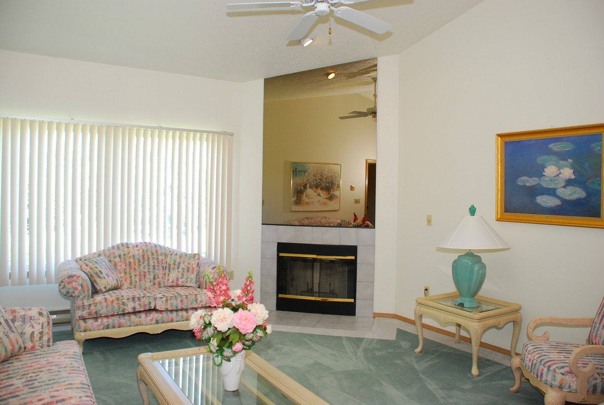 Cedar Chateau Estates B - 13320 E Mission Ave Spokane Valley, WA 99216 ...