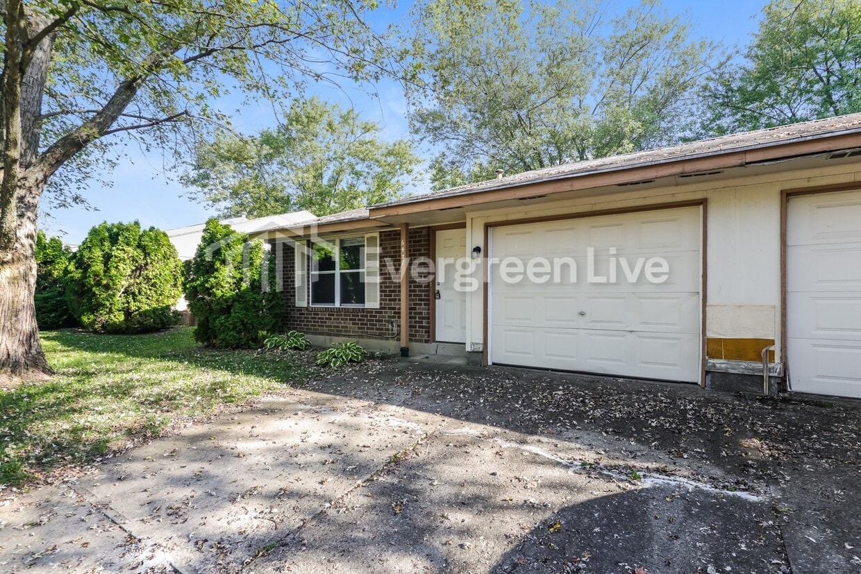 6477 Rolling Glen Dr, Dayton, OH 45424 | Apartments.com