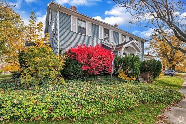 Cedar Taylor Apartments for Rent with Hardwood Floors - Cleveland ...