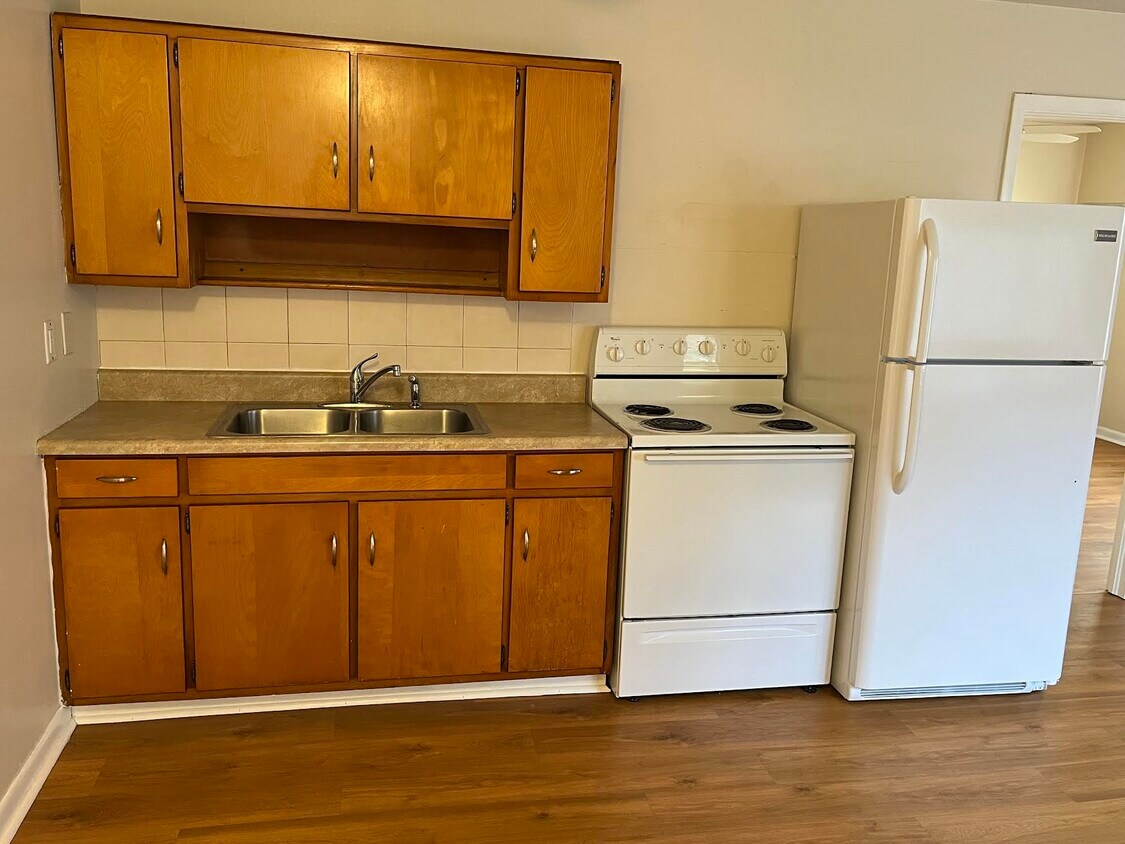 2350 Rolfe St Unit A, Hendersonville, NC 28791 - Room for Rent in ...