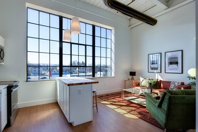Apartments for Rent with a Walk-In Closet in First Ward, Binghamton ...
