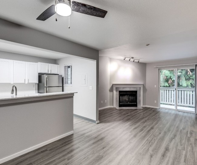 Apartments for Rent with a Walk-In Closet in Hidden Ridge, Redmond ...