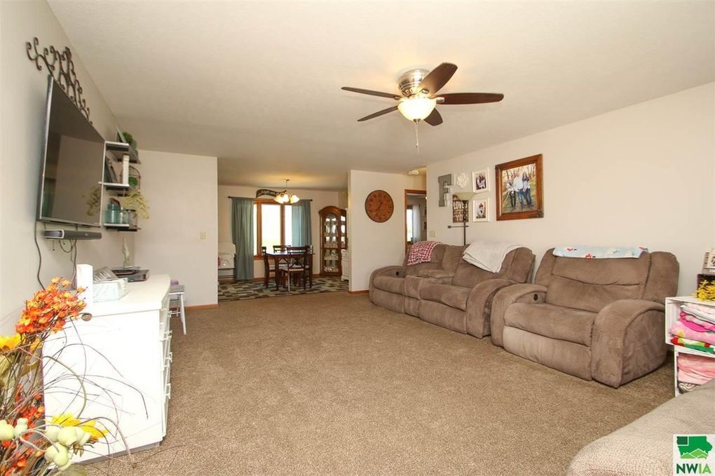 1521 Aztec Cir, Sioux City, IA 51104 - Townhome Rentals in Sioux City ...