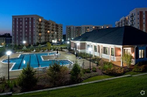 The Grove At Schaumburg Apartments