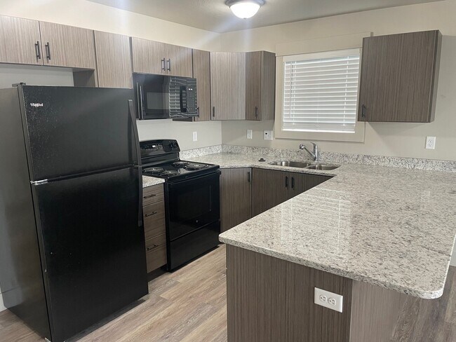 5891 N Silver Fox Rd Unit 4, Ammon, ID 83401 - Condo for Rent in Ammon ...