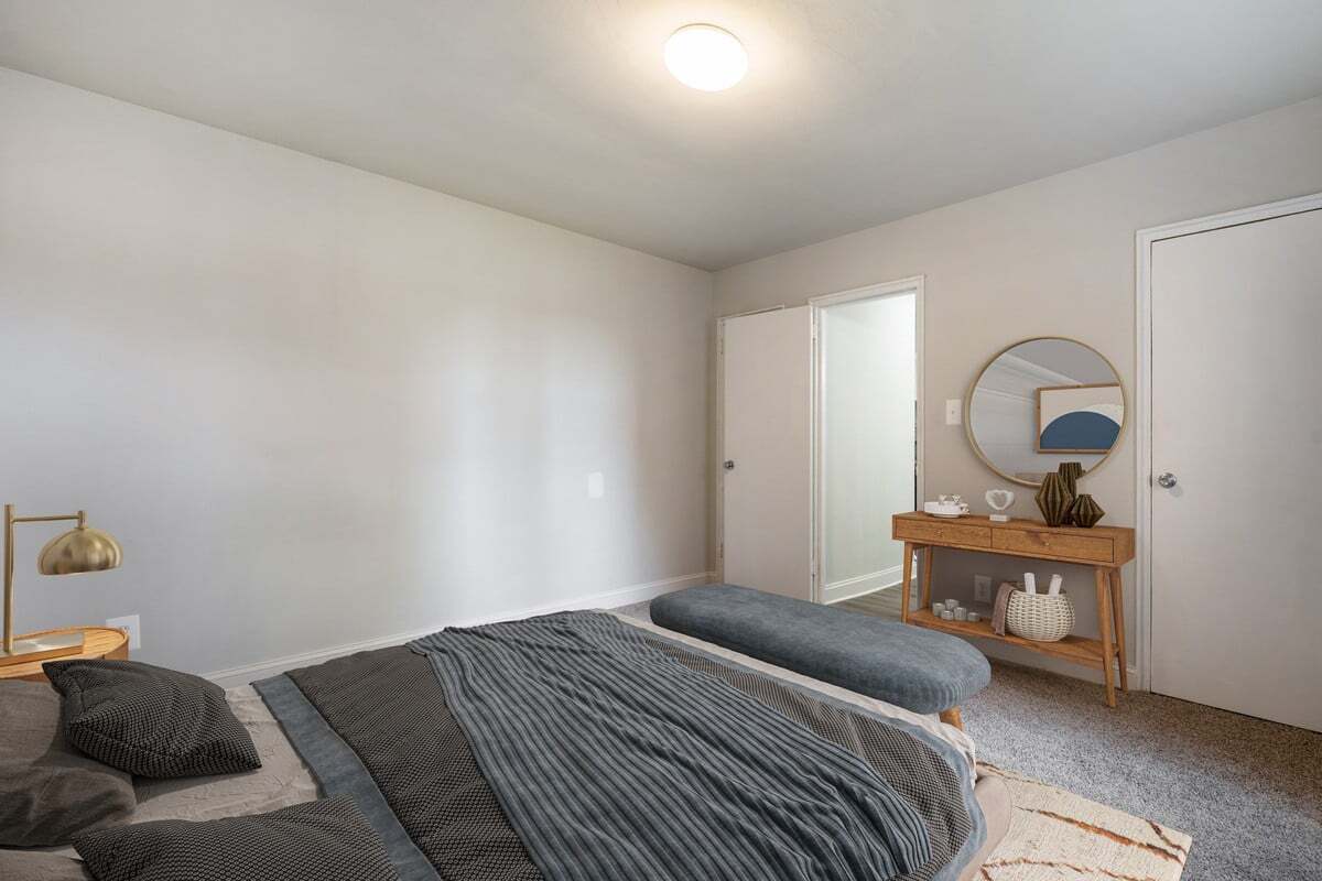 Bedford and Victoria Station Apartments - 1400 University Blvd E ...