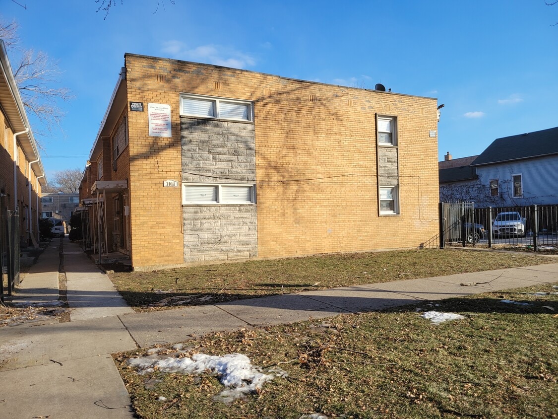 7011 S East End Ave, Chicago, IL 60649 - Townhome Rentals in Chicago IL ...
