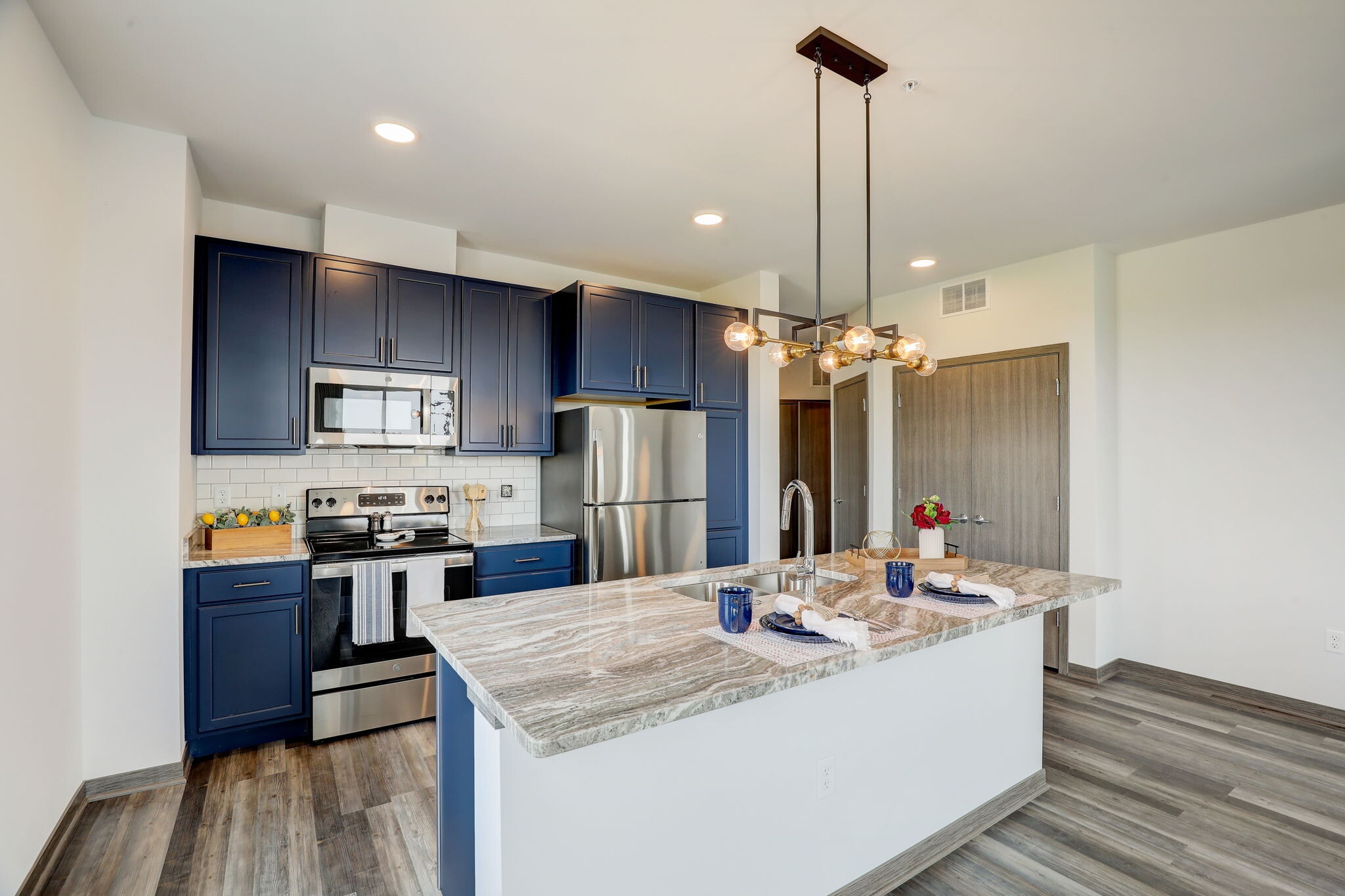Uno Terrace - 7603 Mineral Point Rd Madison, WI 53719 | Apartments.com