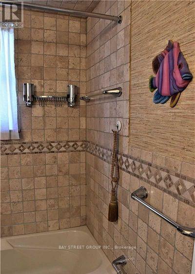 185 Taylor Mills Dr N, Richmond Hill, ON L4C 2T5 - Maison à Louer à ...