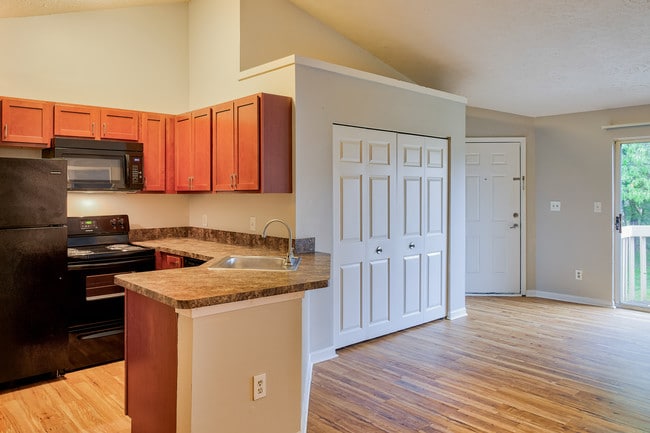 Cross Creek Apartments Apartments - Indianapolis, IN | Apartments.com