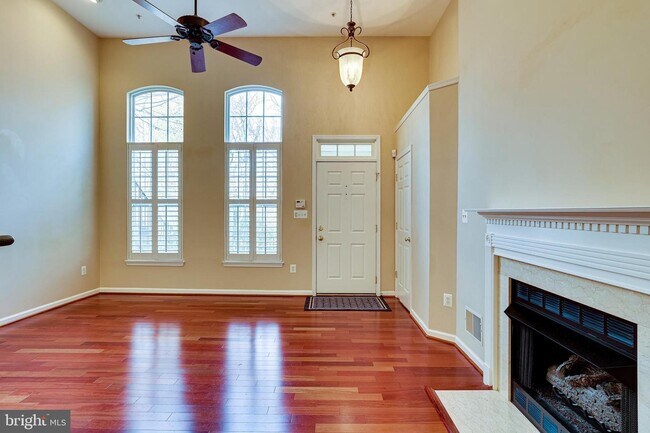 1966 Crescent Park Dr Unit 20A, Reston, VA 20190 - Condo for Rent in ...