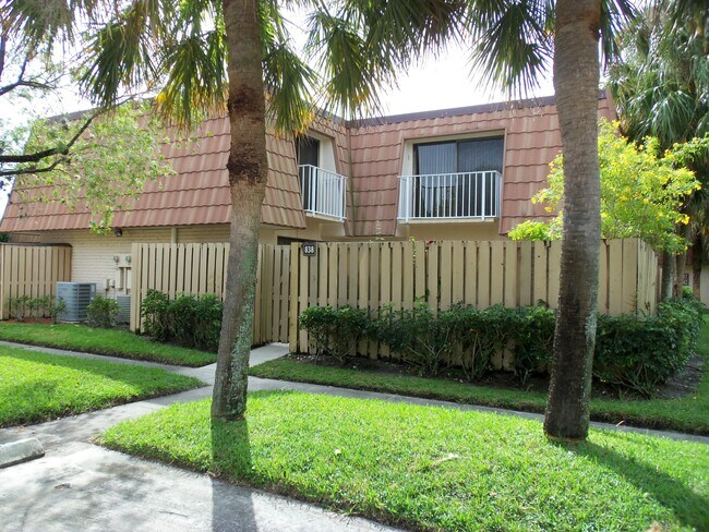 838 Blue Ridge Cir, West Palm Beach, FL 33409 - Townhome Rentals in ...