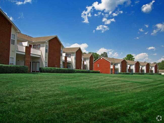 Chesterbrook Farms Houses for Rent with a Swimming Pool - Chester, VA ...