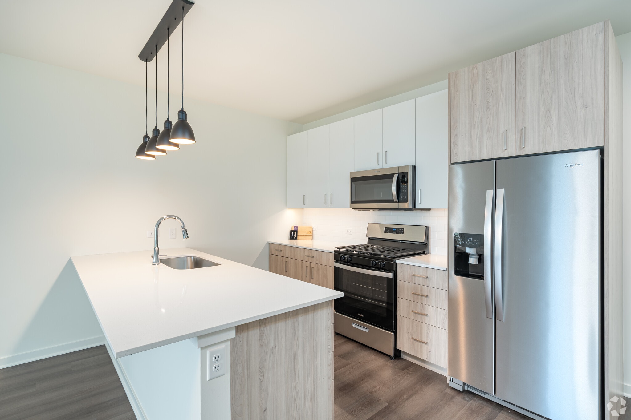 HQ Residences Apartments - 122 E Northwest Hwy Mount Prospect, IL 60056 ...