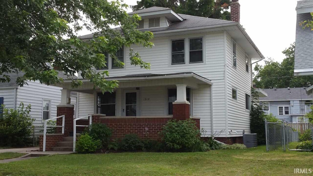 1319 Pemberton Dr, Fort Wayne, IN 46805 - House Rental in Fort Wayne ...