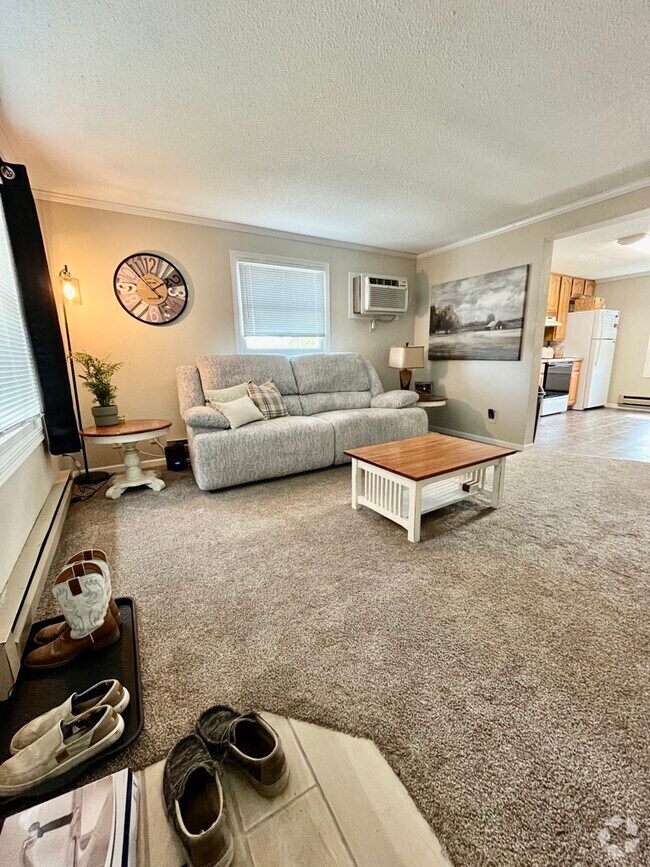 Apartments for Rent with a Balcony in Utica MN