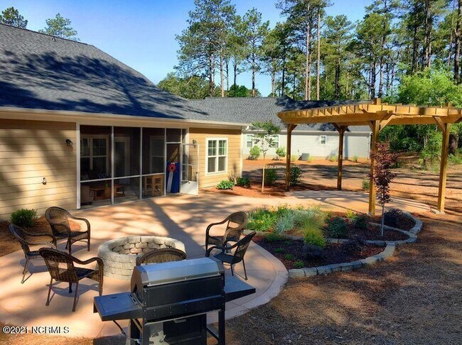 285 N Bracken Fern Ln, Southern Pines, NC 28387 | Apartments.com