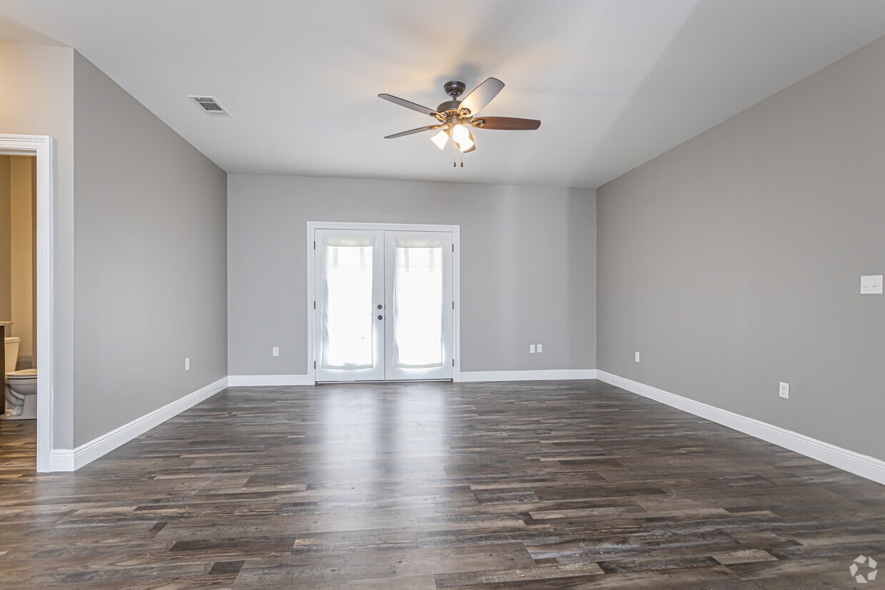 Lions Gate - 916 W University Ave Hammond, LA 70401 | Apartments.com