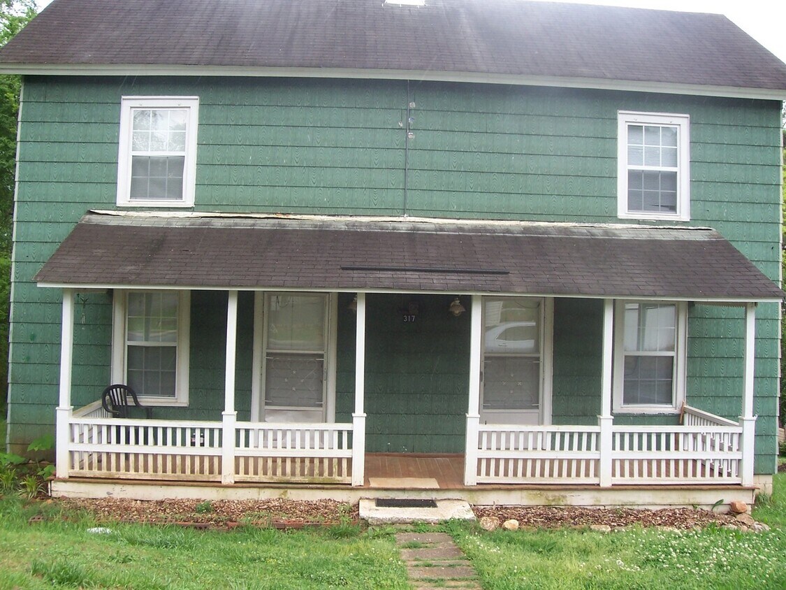 317 South Ave Unit B, Newry, SC 29665 - Room for Rent in Newry, SC ...