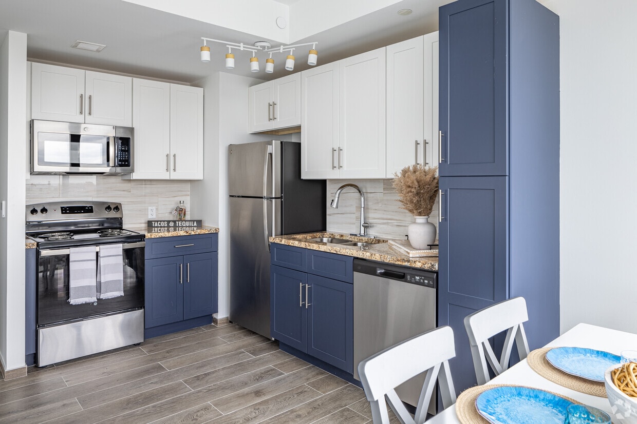 Hoyt Tower - 50-54 Sussex Ave Newark, NJ 07103 | Apartments.com