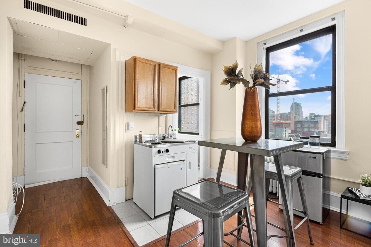 1324 Locust St Unit 1004, Philadelphia, PA 19107 - Room for Rent in ...