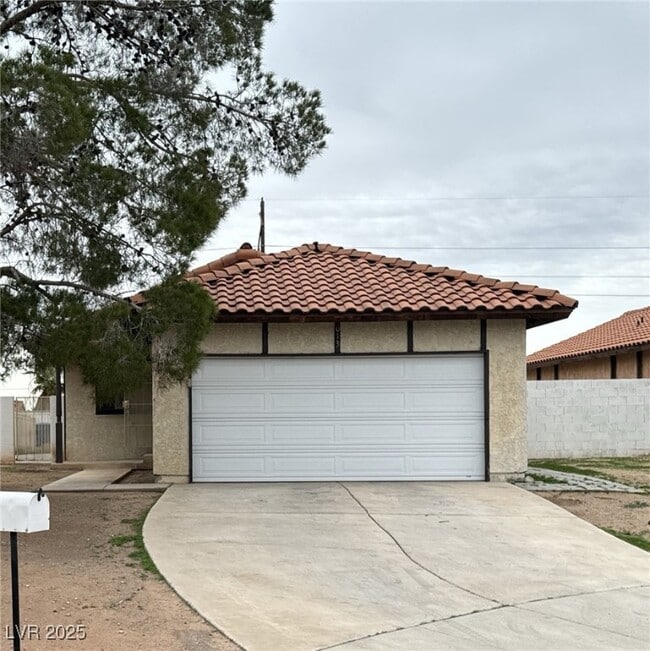 1013 Neil Armstrong Cir, Las Vegas, NV 89145 - House Rental in Las ...