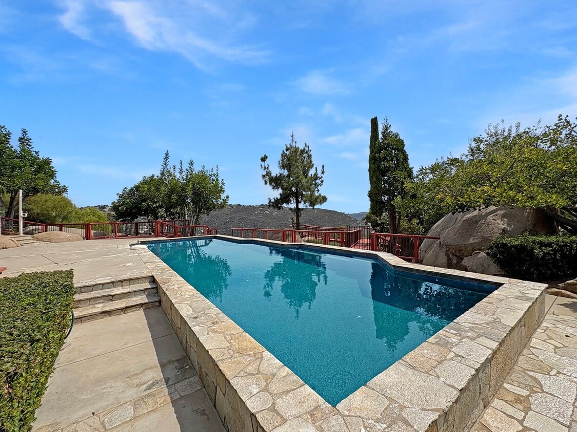 28720 Sandhurst Way, Escondido, CA 92026 - House Rental in Escondido ...