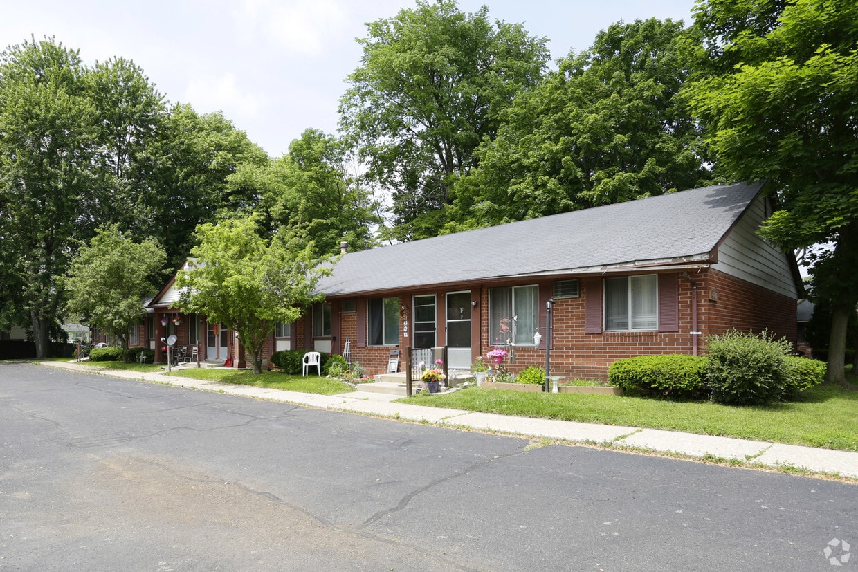 Goldentree Apartments - 4795 E Milham Ave Portage, MI 49002 ...