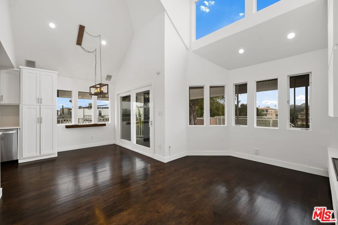 24 Westwind St Unit F, Los Angeles, CA 90292 - Condo for Rent in Los ...