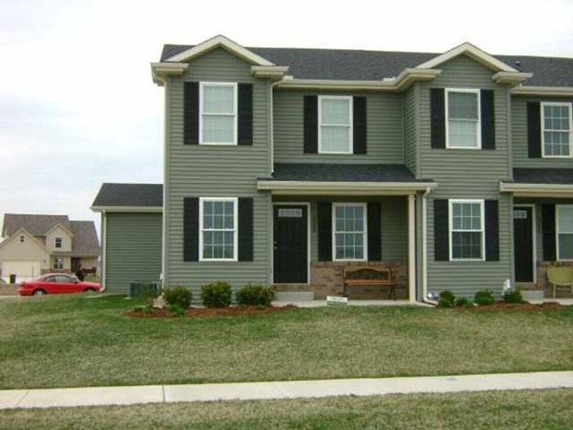 3528 Shepard Rd, Normal, IL 61761 - House Rental in Normal, IL ...