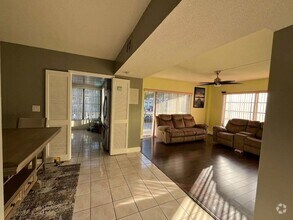 Manors of Inverrary Condominiums Apartments for Rent with a Walk-In ...