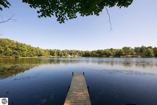 366 High Lake Rd, Traverse City, MI 49696 - House Rental in Traverse ...