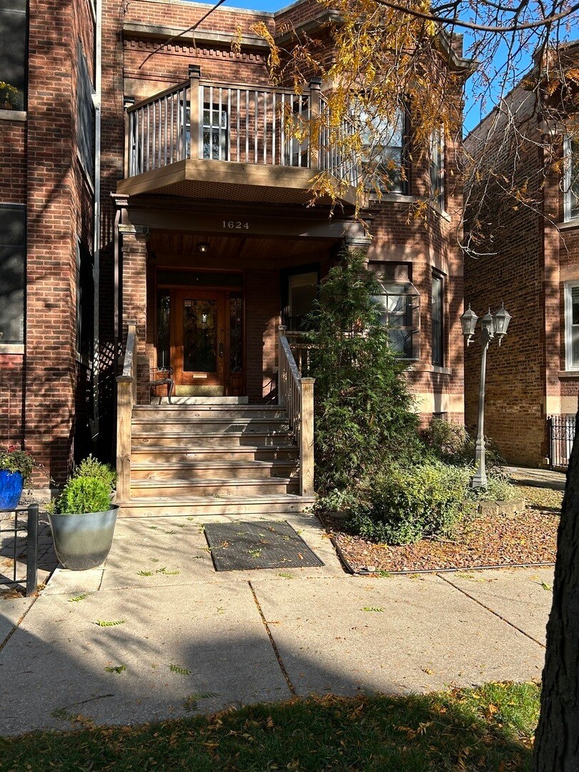 1624 W Rascher Ave, Chicago, IL 60640 - House Rental in Chicago, IL ...