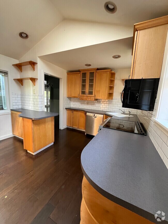 Elbert Place Apartments for Rent with Hardwood Floors - Seattle, WA ...