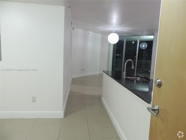 Downtown Miami Historic District Apartments for Rent with a Living Room - Miami, FL - 1 Rentals ...