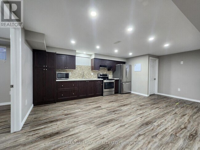 48 Stanley Greene Blvd, Toronto (Downsview-Roding-CFB), ON M3K 0A9 ...