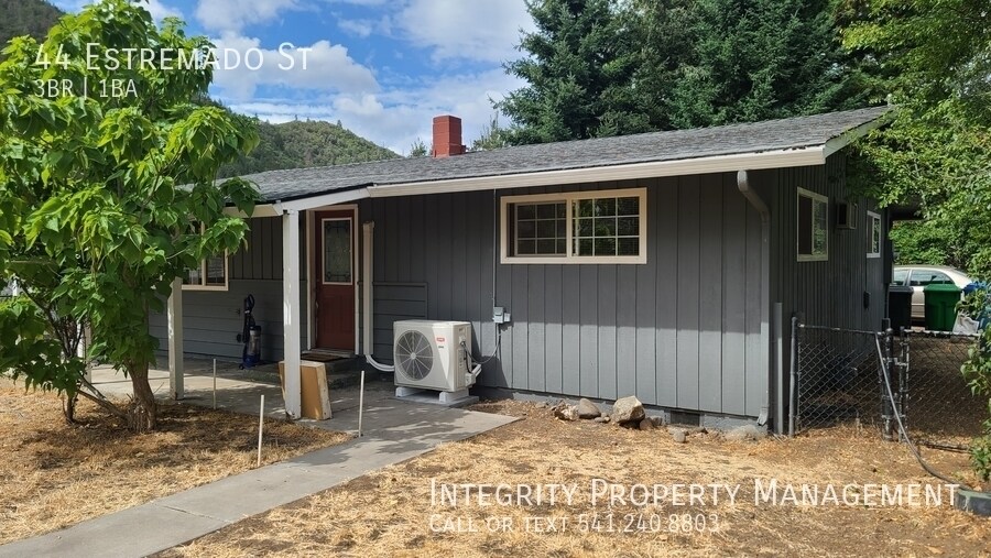 44 Estremado St, Gold Hill, OR 97525 - House Rental in Gold Hill, OR ...