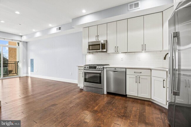 1101 Fern St NW Unit 101, Washington, DC 20012 - Room for Rent in ...