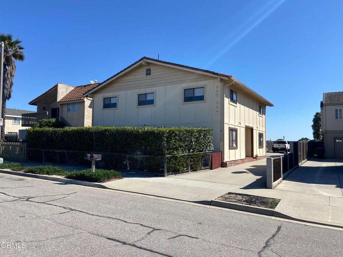 940 Catamaran St, Oxnard, CA 93035 - Townhome Rentals in Oxnard CA ...