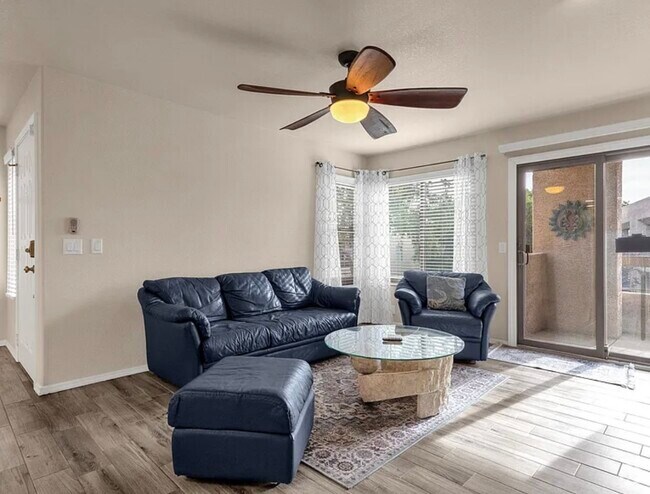 Courtside Villas Apartments for Rent with a Walk-In Closet - Fountain ...